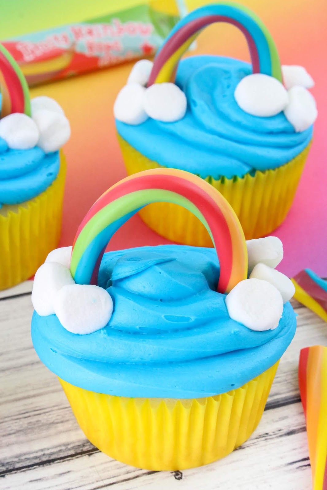 Easy Rainbow Arc Cupcakes easy-rainbow-arc-cupcakes