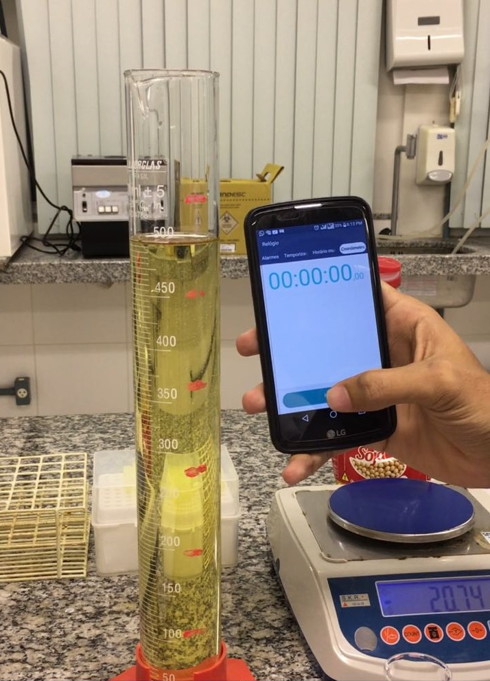 Determinação da viscosidade de um fluido utilizando a lei de Stokes ...
