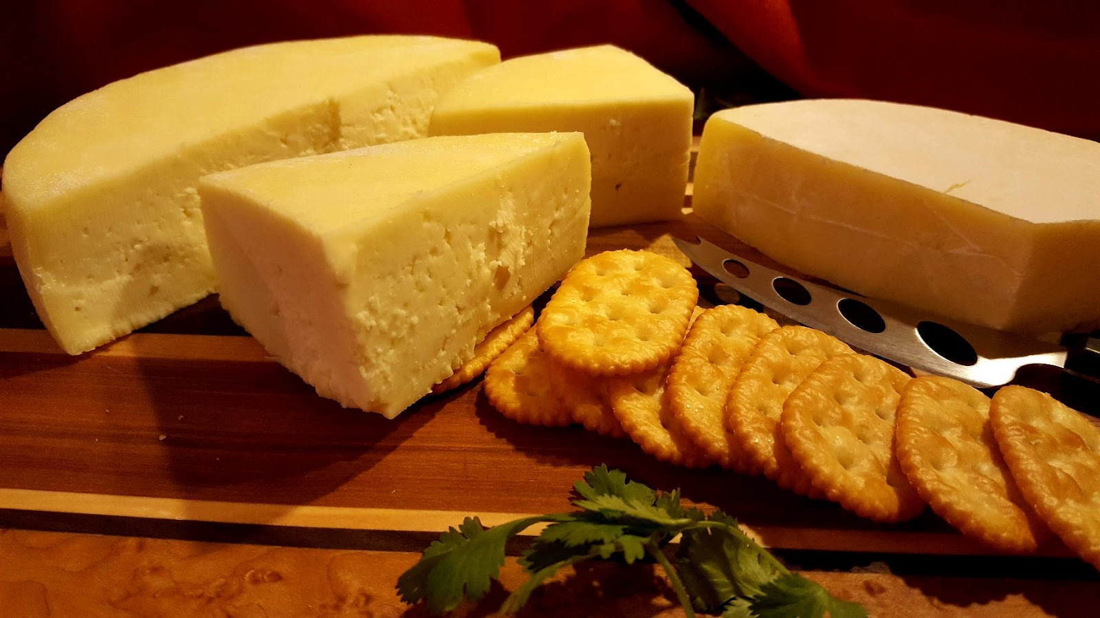 RAINY DAY CHEESE MAKING: Farmhouse Cheddar Tasting and Making Camemberts