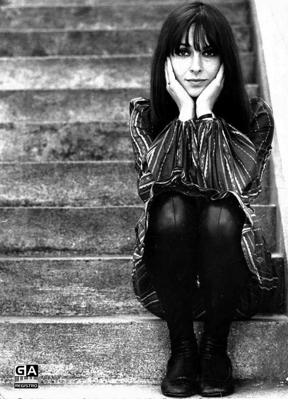 Astros em Revista: BIBI VOGEL A AMIGA DO PEITO