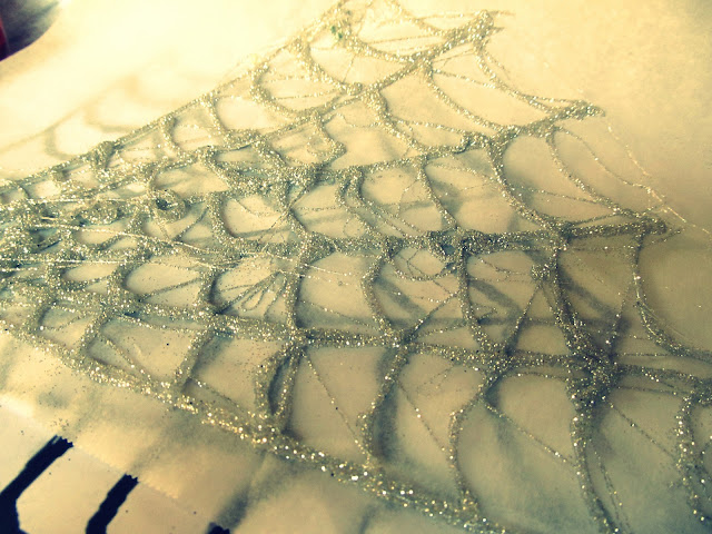 WobiSobi: Hot Glue Spiderweb, DIY