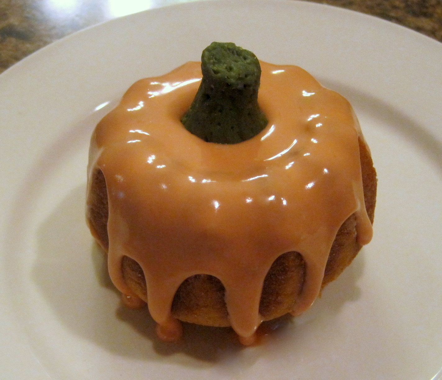 Custom Cakes By Stef: Mini Pumpkin Bundt Cake