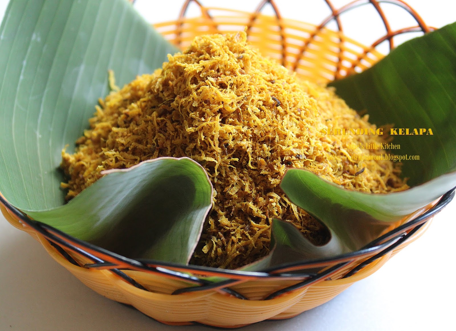 Resipi Serunding Kelapa Warisan Embah Buyutku - Amie's Little Kitchen