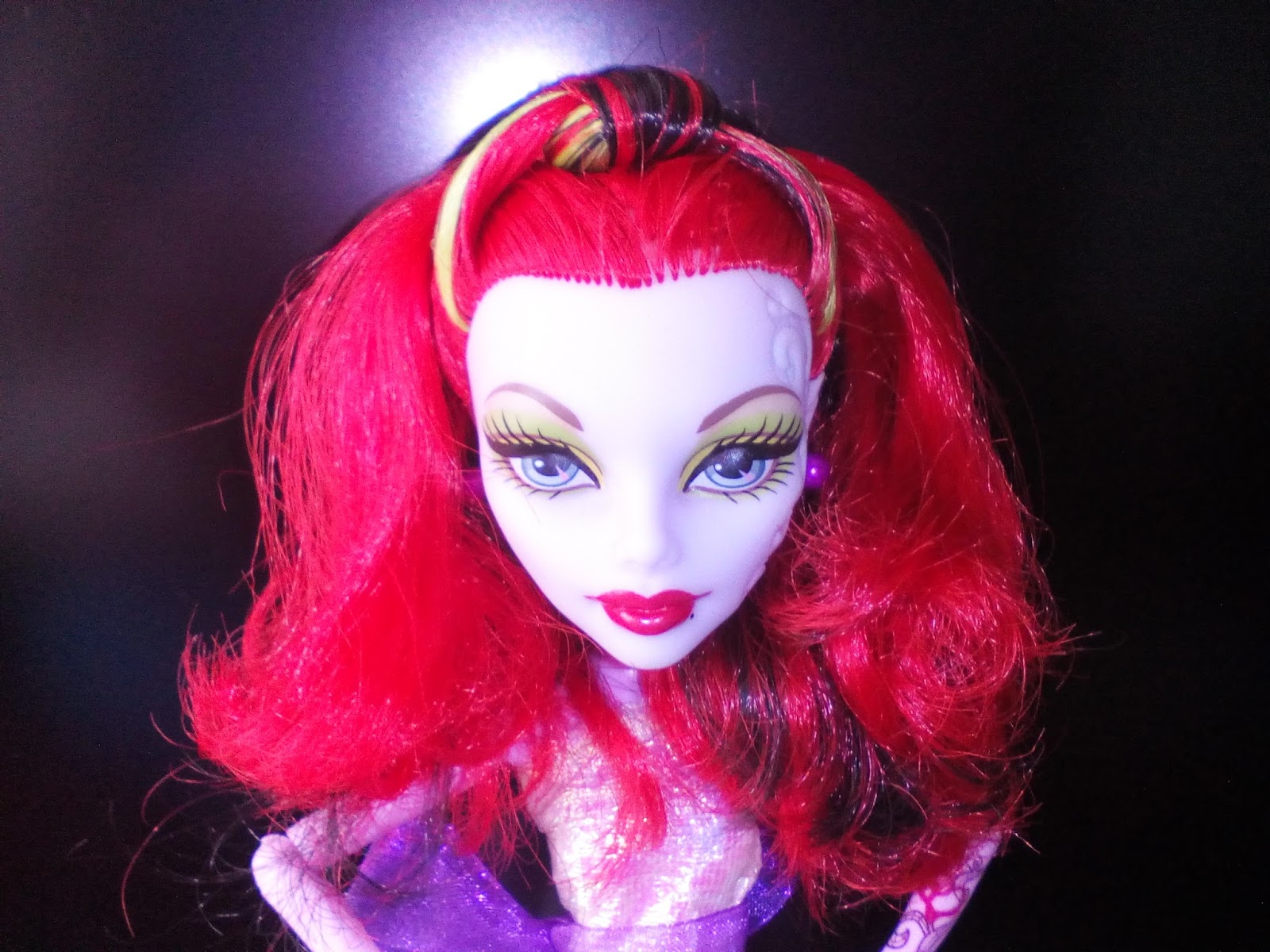 " EL COSTURERO DE MAMICHE ": MONSTER HIGH OPERETTA PATINAJE