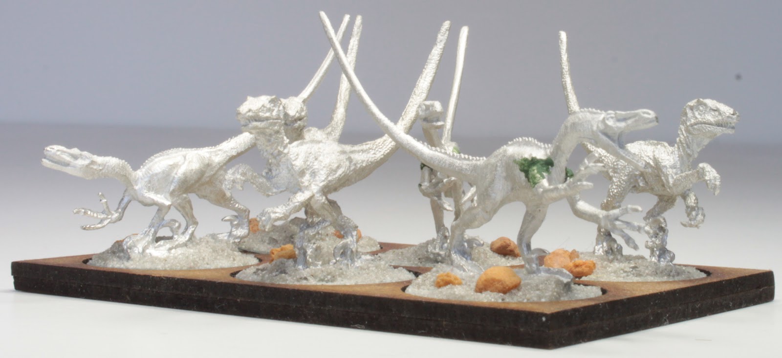 28mm Victorian Warfare: 28mm Velociraptors!