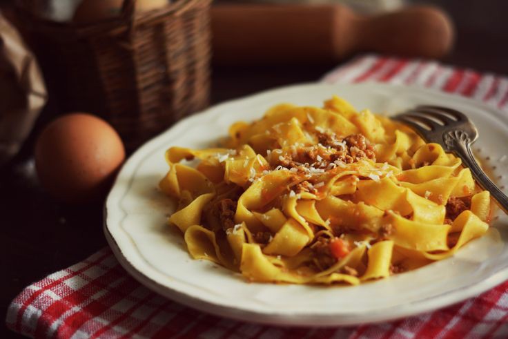 Rezdora on the road: TAGLIATELLE CON RAGU' DI CARNE