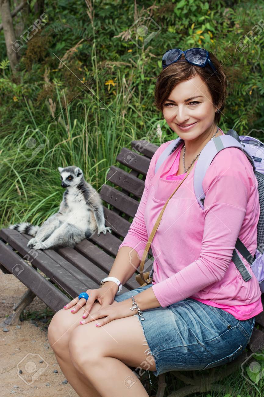 GEOGRAFI LINGKUNGAN: LEMUR : PRIMATA UNIK DAN LINCAH DARI MADAGASKAR