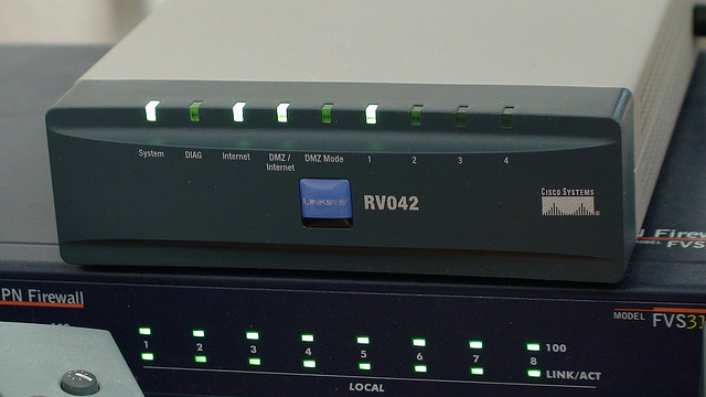 Linksys RV042 ( Combining Dual WAN Broadband ) Product Review