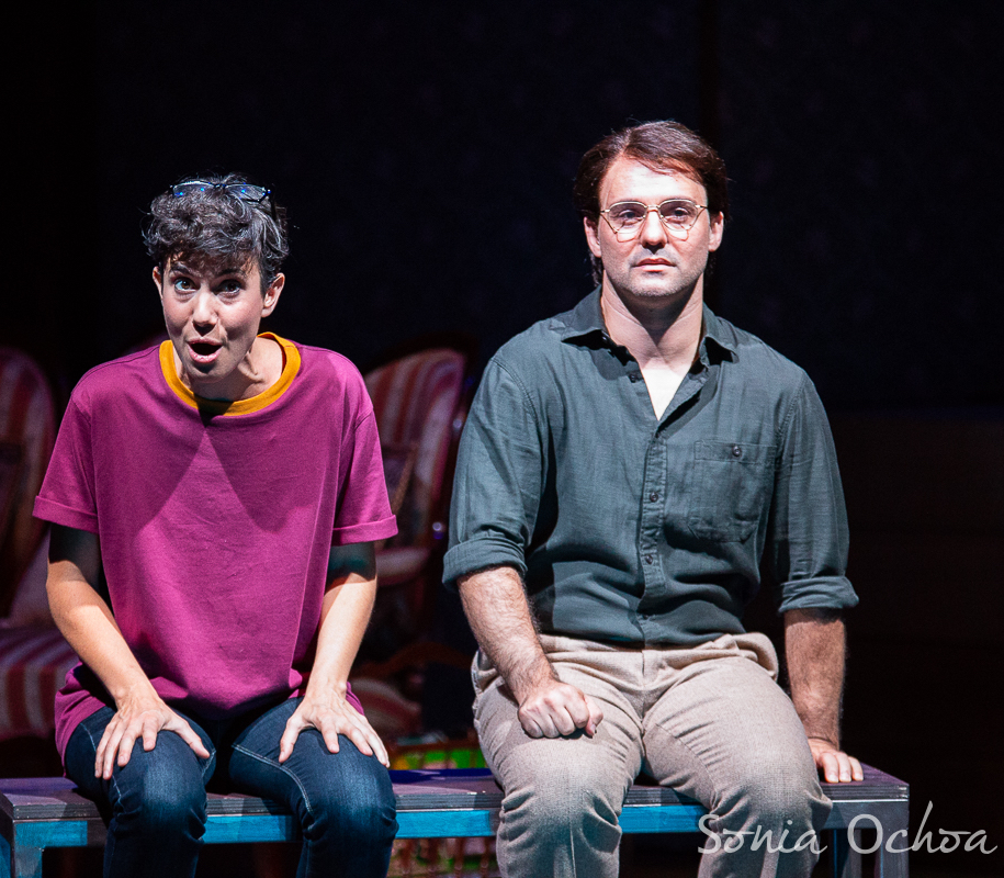 Out Of Broadway: FUN HOME. "Rètol": Un musical necesario que no os ...