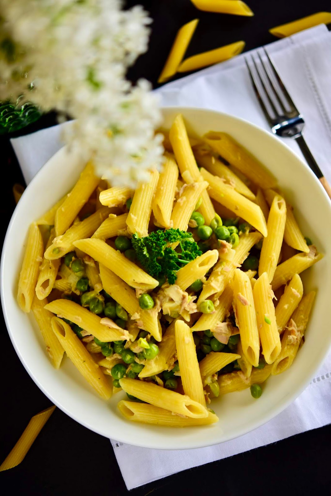 Makaronai su tunu ir žaliaisiais žirneliais