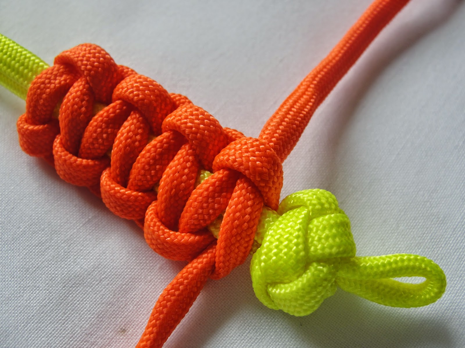 The Outdoor Traditionalist : Paracord Knitting
