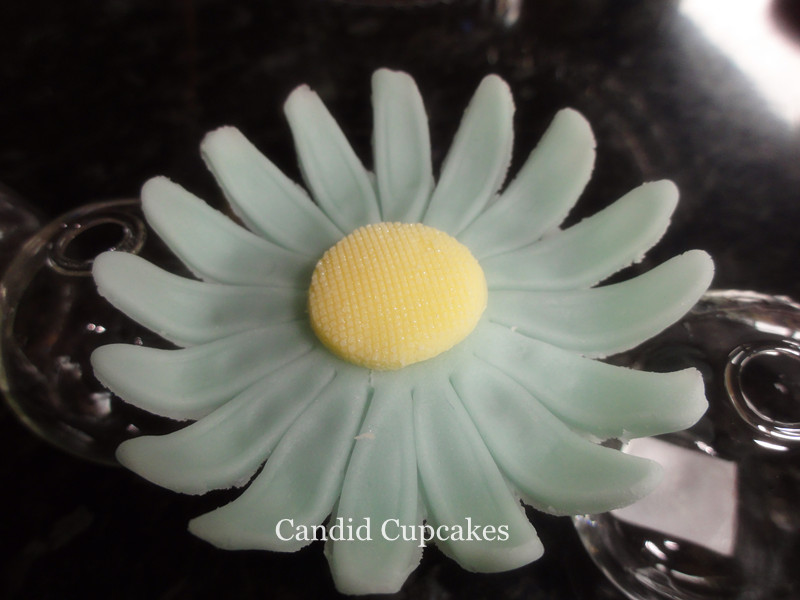 My Candid Journal: fondant daisy flower