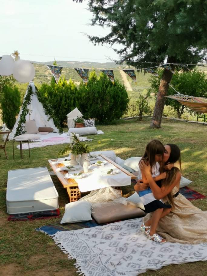 ΔΙΑΚΟΣΜΗΣΗ ΠΑΡΤΥ ΣΕ ΚΗΠΟ (ΤΟ ΠΑΡΤΥ ΤΗΣ ΕΜΜΕΛΕΙΑΣ) - InstaNoel