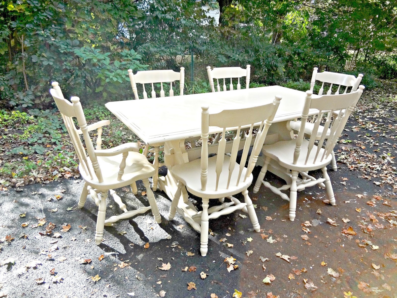 Heir and Space: A Painted Cottage Dining Set