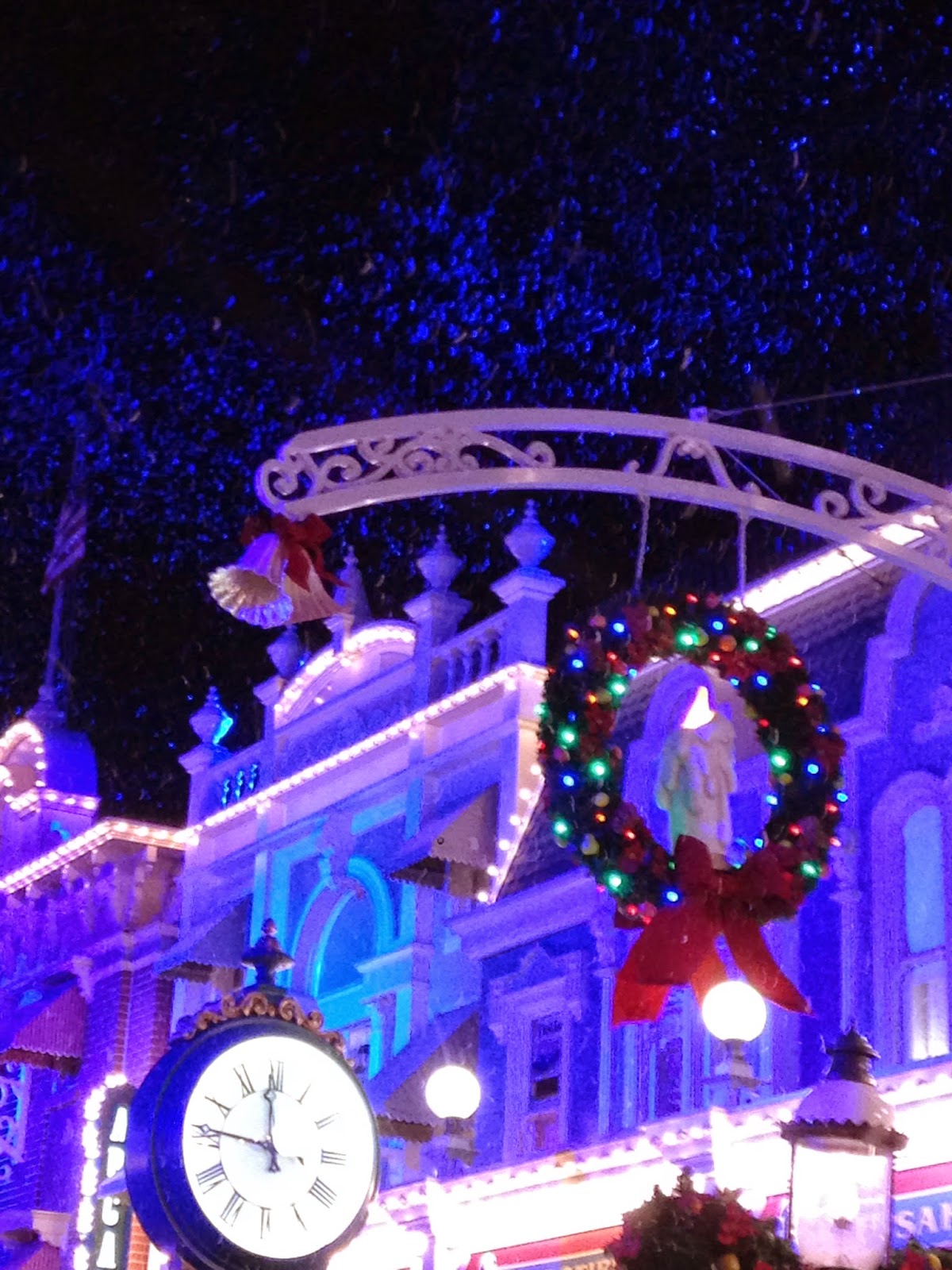 Mickey's Very Merry Christmas Party 2014 - Purple Chocolat Home