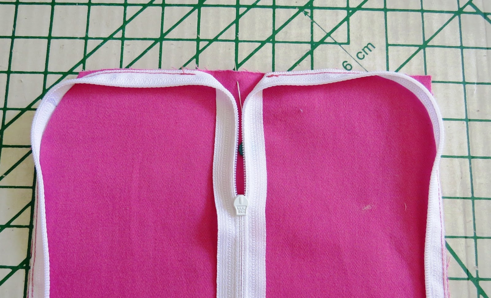 Creating my way to Success: Upright Zip-It-Up Pencil Case Tutorial