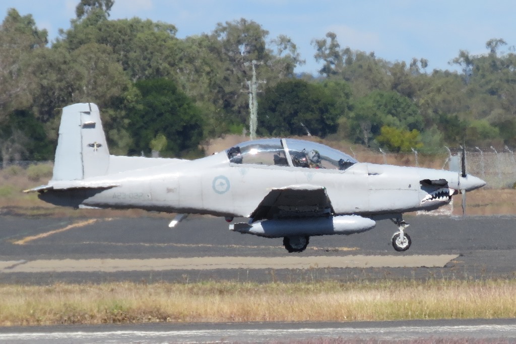Central Queensland Plane Spotting: RAAF Pilatus PC-9/A's A23-022 & A23 ...