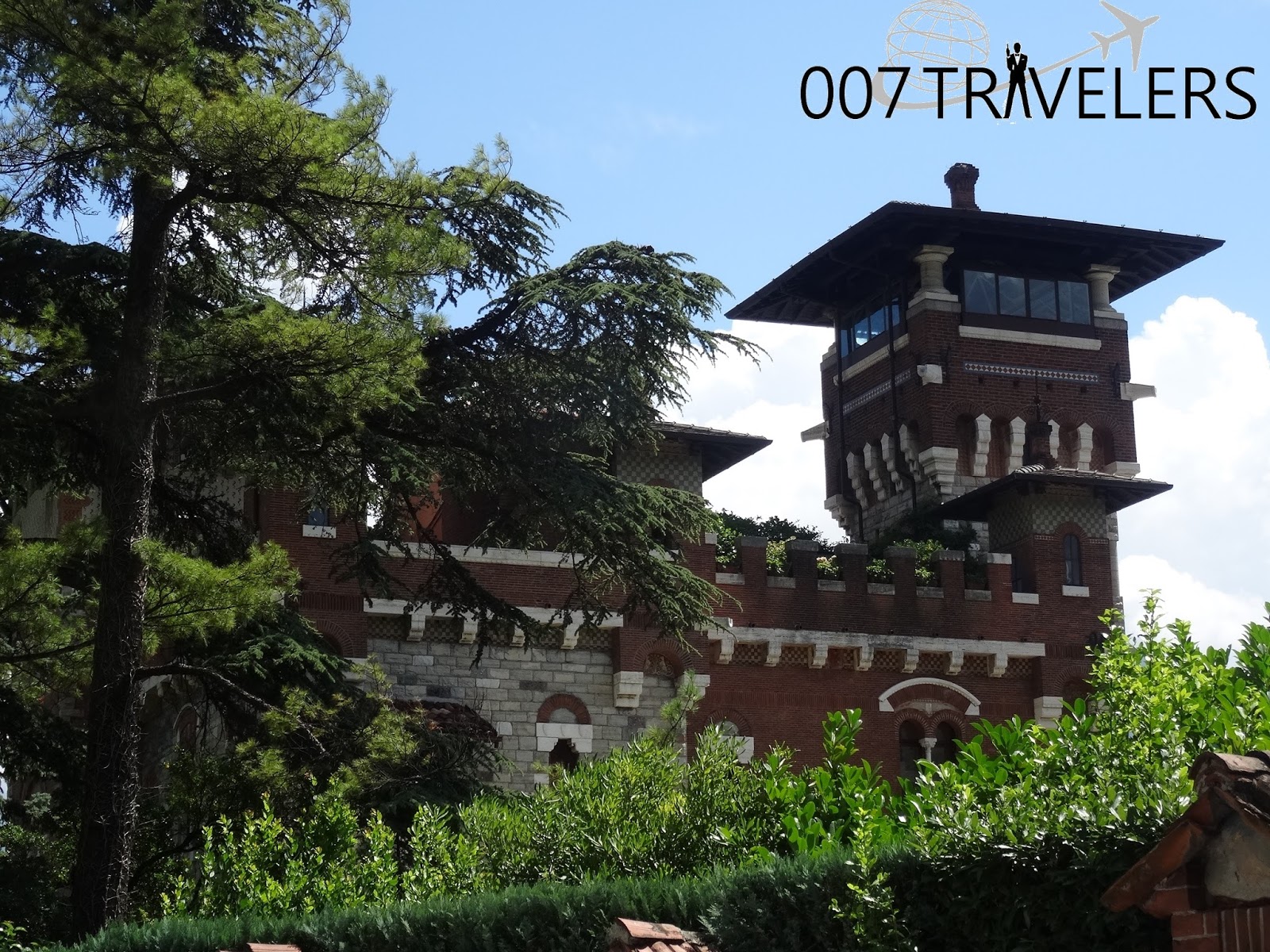 007 Filming location: Villa where Bond meets Mr. White / Casino Royale ...