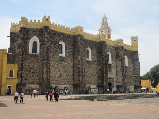 Souvenir Chronicles: MEXICO: CHOLULA