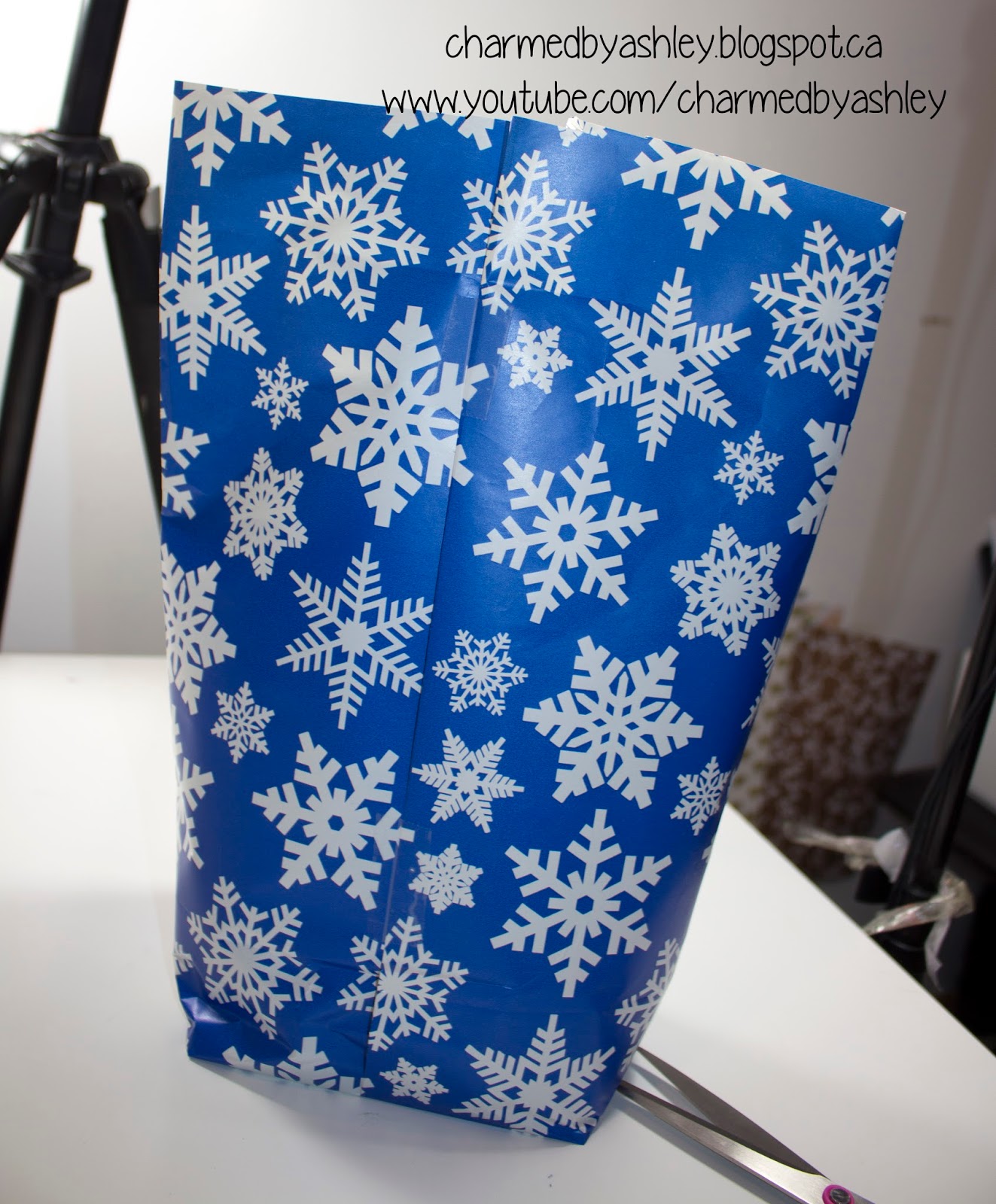How To Make A Gift Bag Out Of Wrapping Paper Charmed By Ashley how-to-make-a-gift-bag-out-of-wrapping-paper-charmed-by-ashley