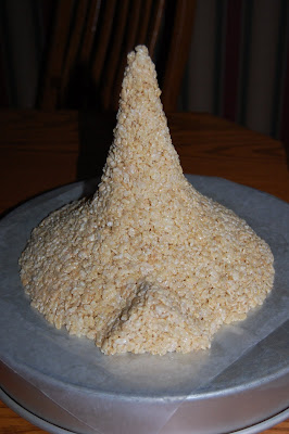 Journey to Nola: Maria's Tangled Castle Birthday Cake