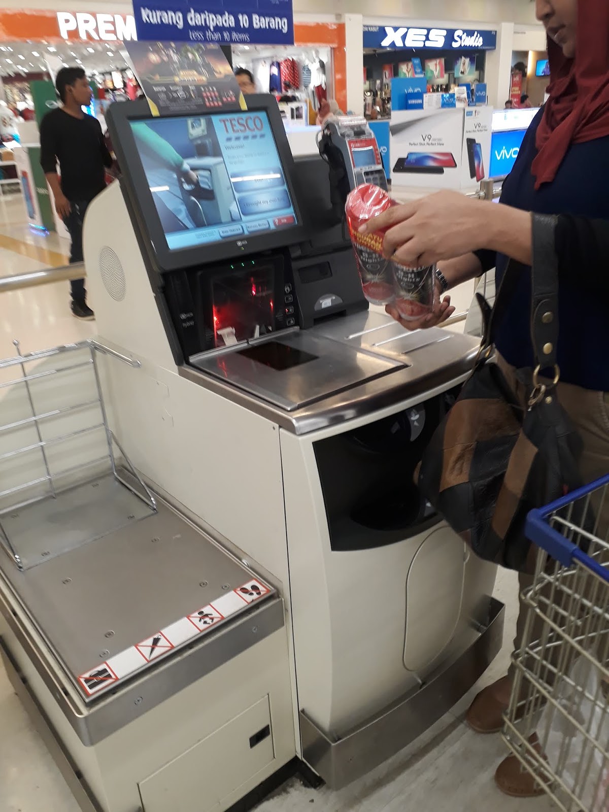 Farhana Jafri: Supermarket Self Service Cashier Counter