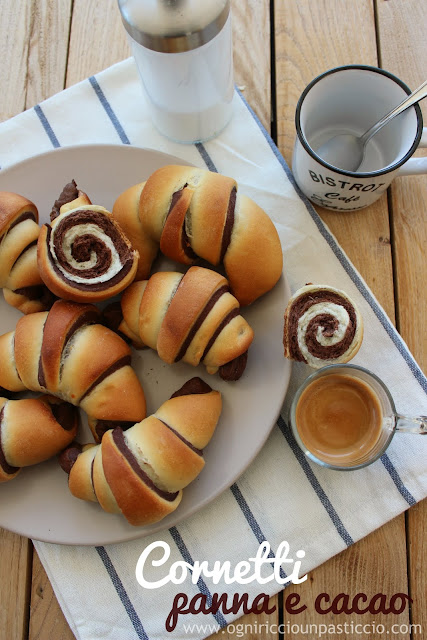 Ogni riccio un pasticcio - Blog di cucina: Cornetti panbrioche bicolore ...