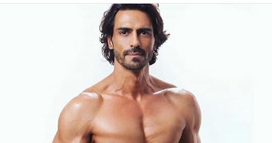Shirtless Bollywood Men: Arjun Rampal and his 8 pack