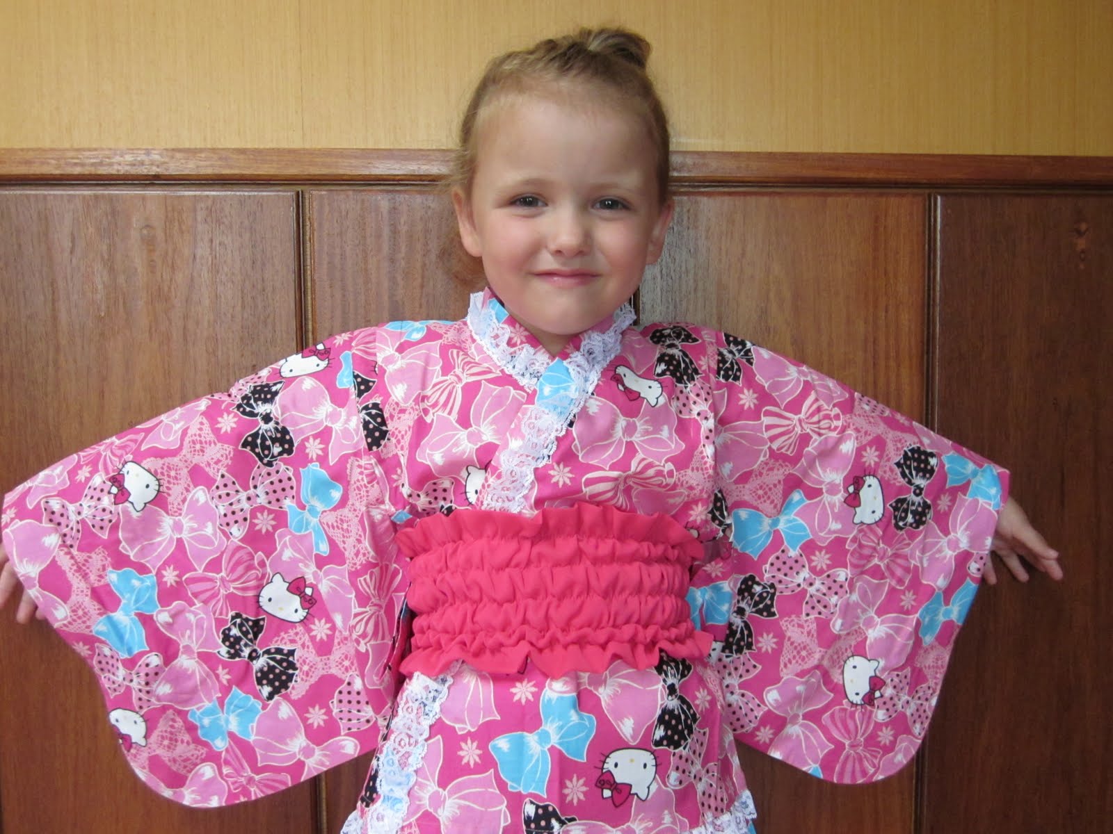 Enjoying Life With 4 Kids: Emma's New Hello Kitty Kimono
