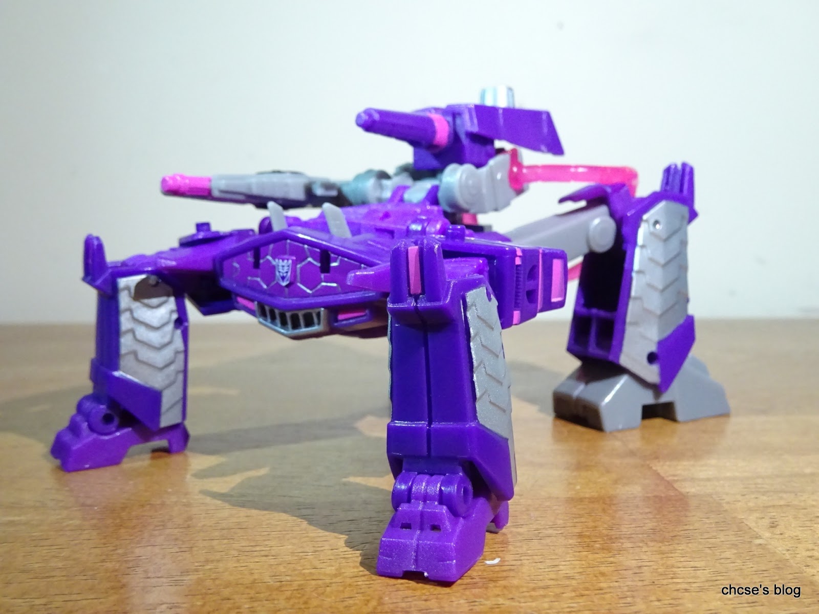 ChCse's blog: Toy Review: Transformers Cyberverse Shockwave (Deluxe)