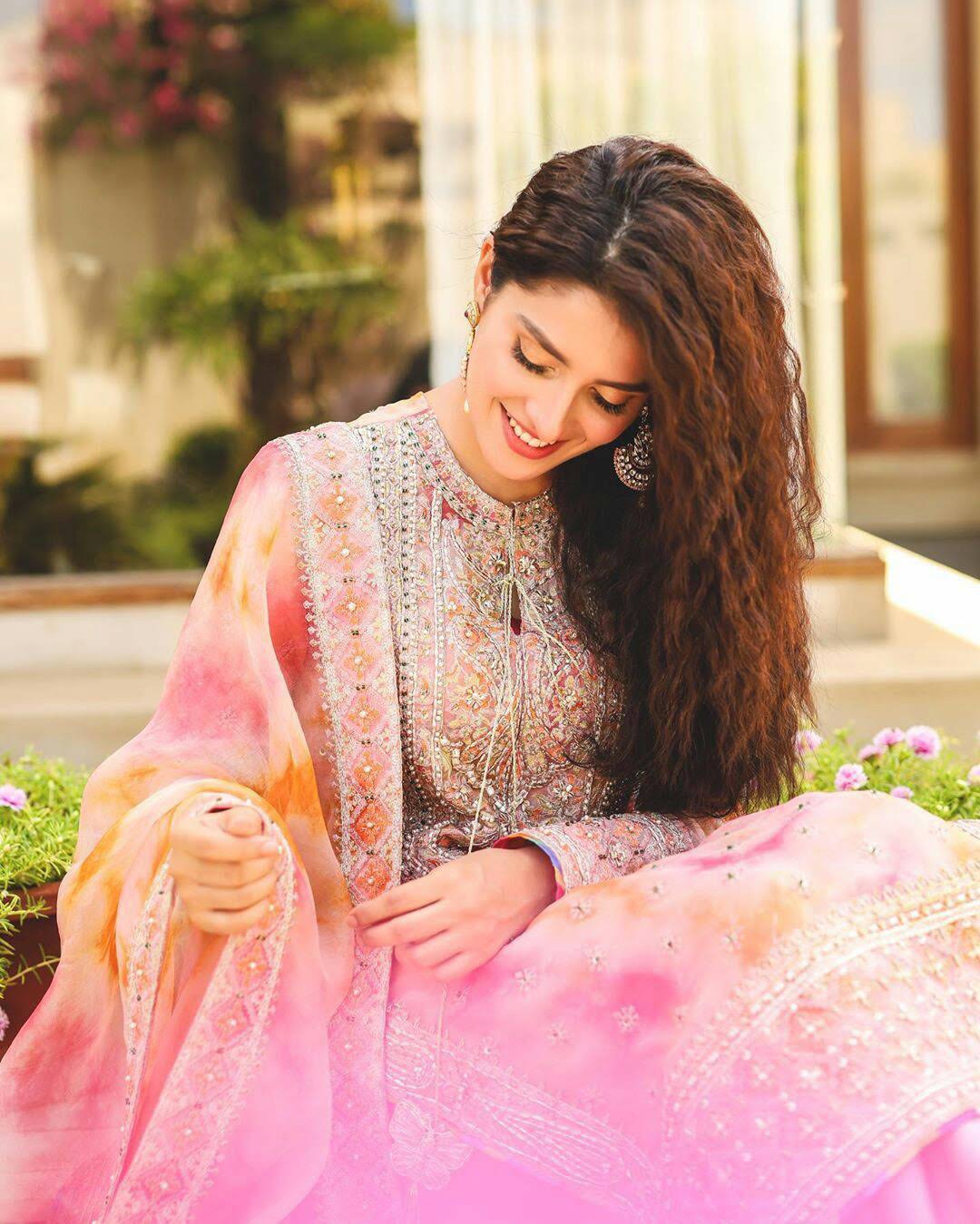 Ayeza Khan Beautiful Dressing on 2nd Day of Eid | Daily InfoTainment