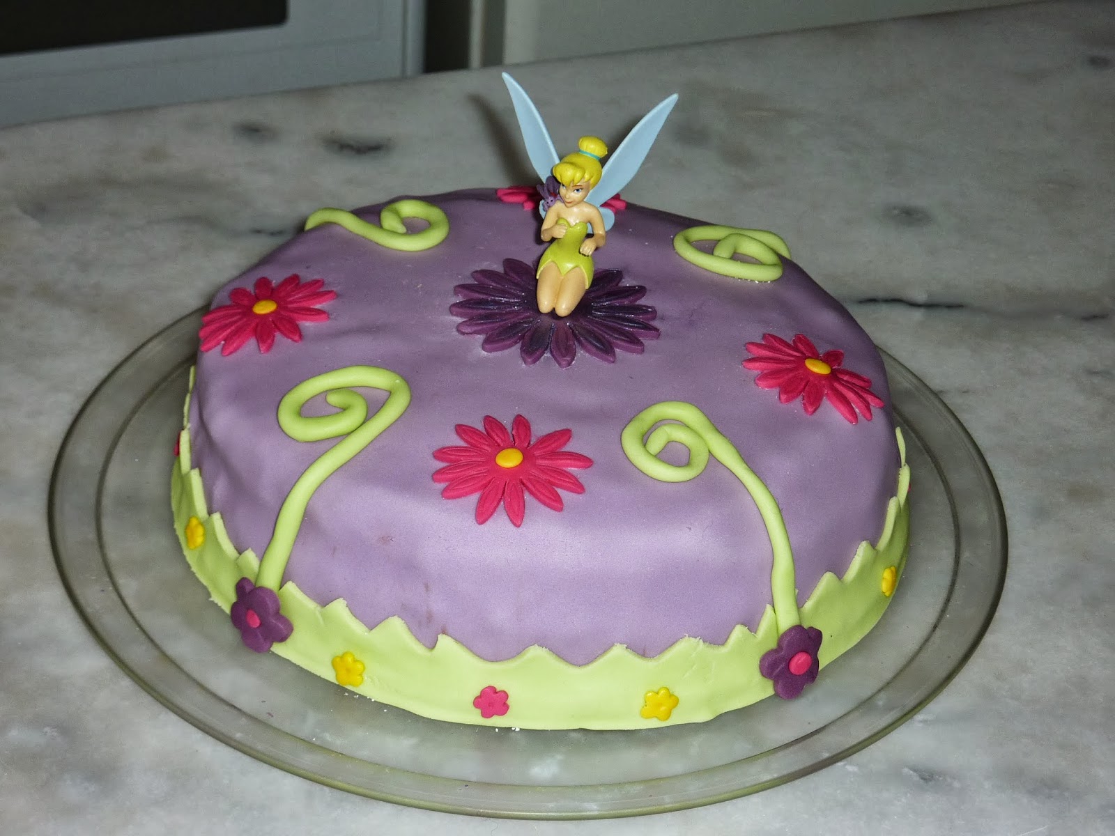 Le Blog de Lorraine: Gâteau 3D fée clochette {sucré}