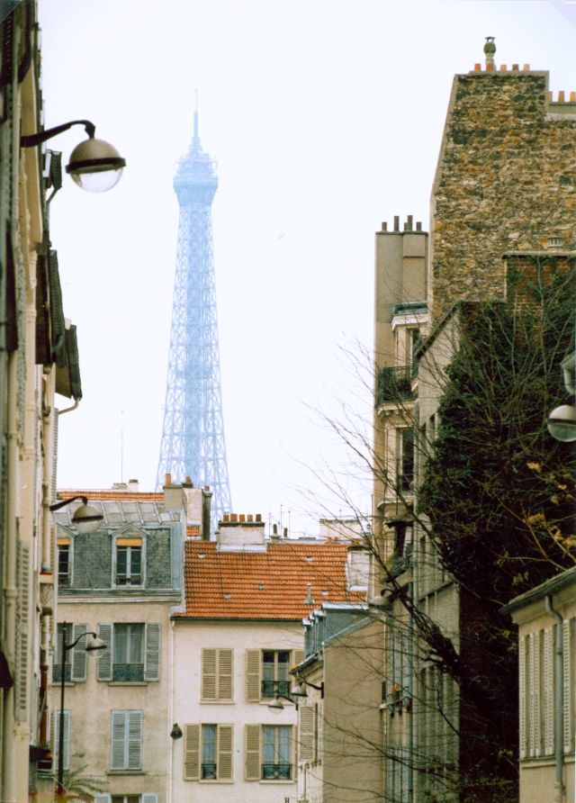 50 Fascinating Photos Capture Street Scenes of Paris in the 1980s ...