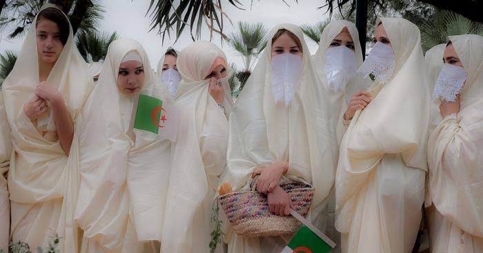 El Hayek, Algerian traditional clothing still being worn!