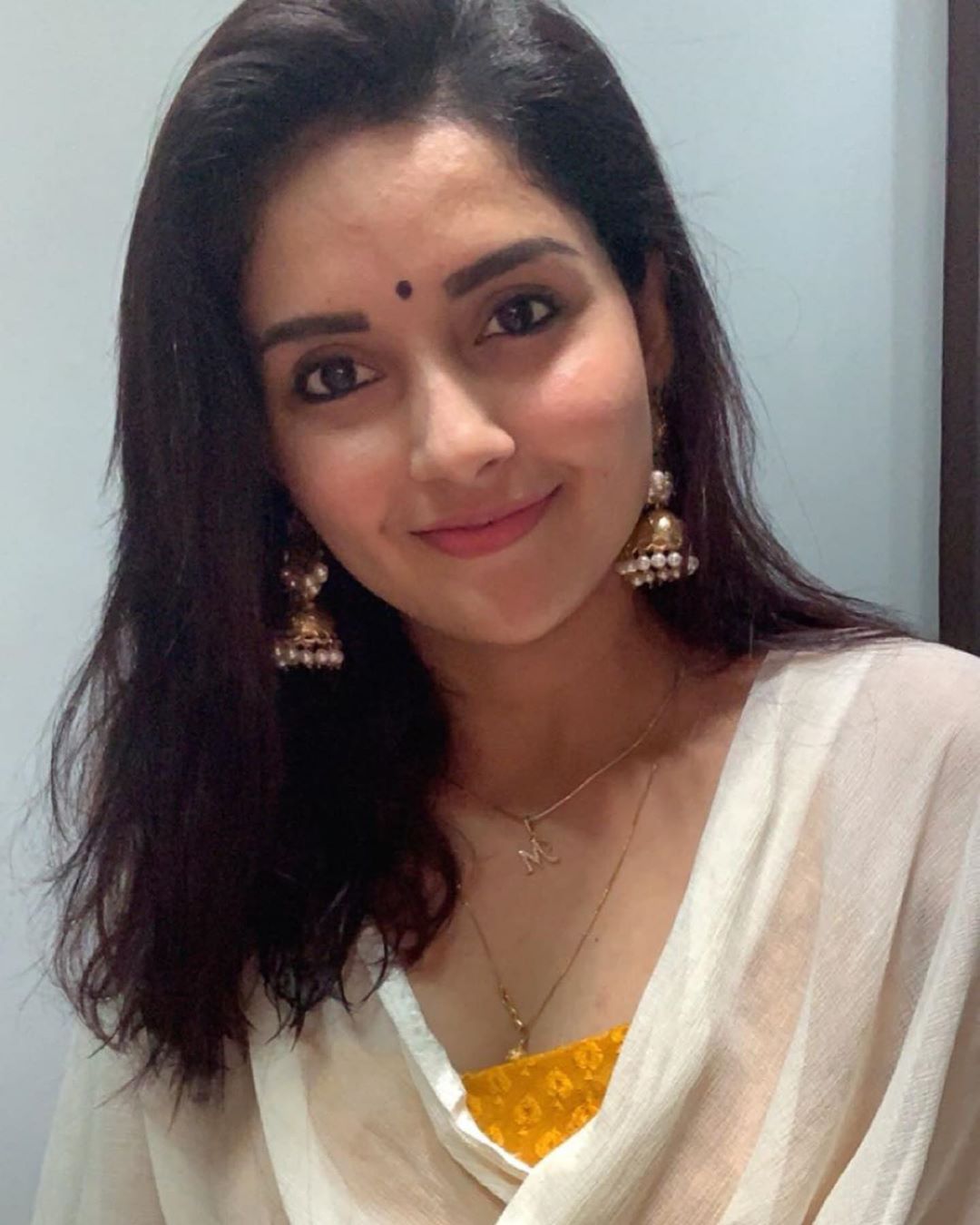 Saattai Movie Actress Mahima Nambiar Bubbly Look | Minmini