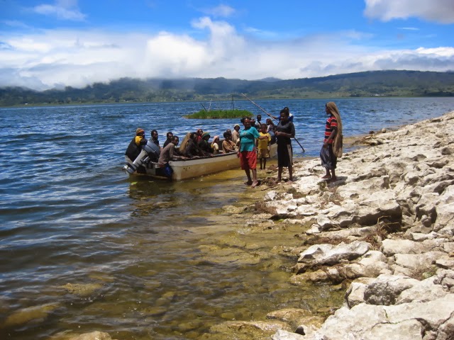PULAU DUAMO DEIYAI: Biota Danau Tigi Kabupaten Deiyai di Papua
