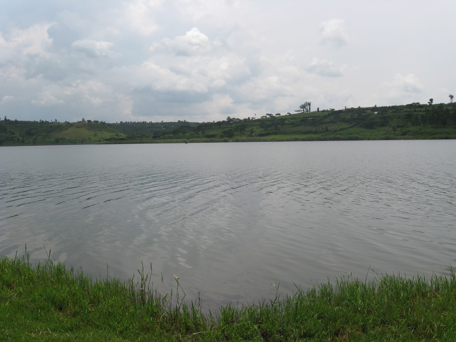 Maytal in Rwanda!: Lake Muhazi...Disaster!