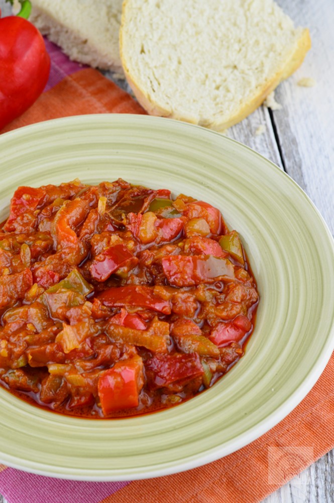 Lecso, tocanita ungureasca de ardei - CAIETUL CU RETETE