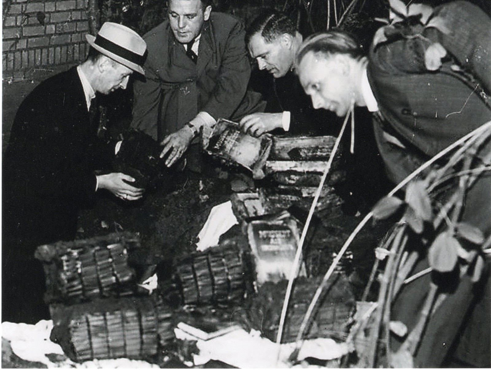 Ailsby Collection: The Mussert Cross.