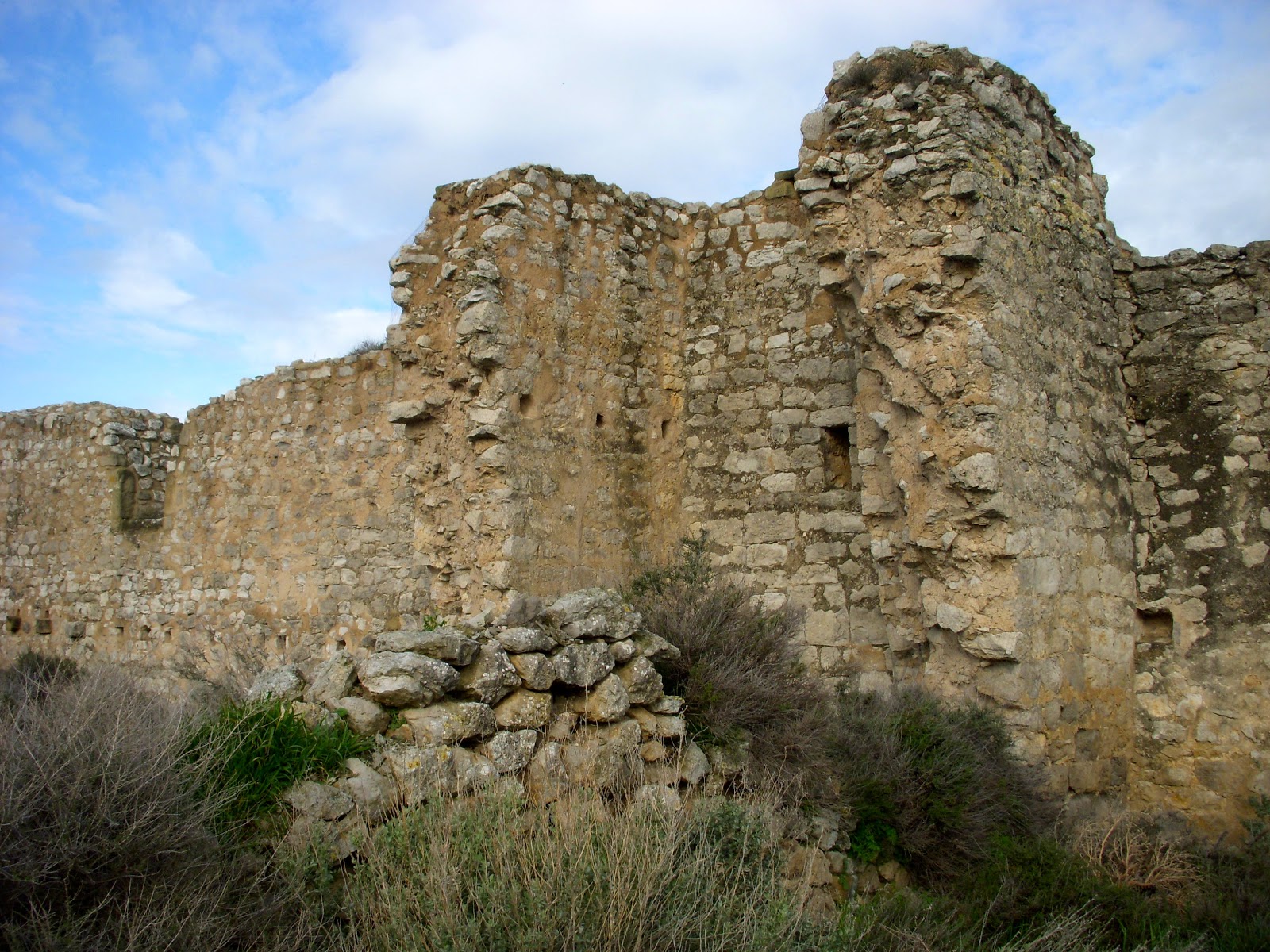 Paseos de Ikandu.: Desolado de Rada (431 metros) , Laguna de Rada y ...
