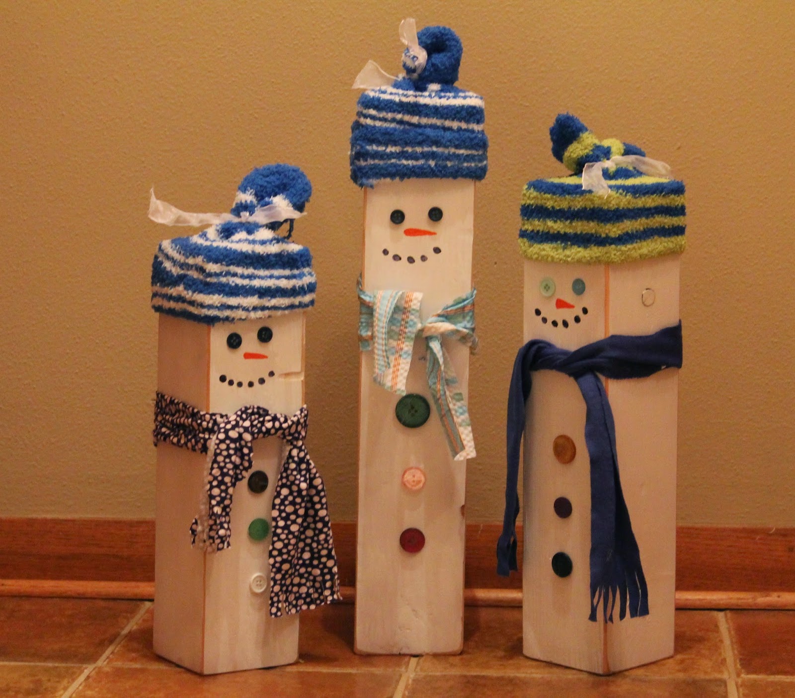 4x4 Snowmen | A Holiday DIY - I do deClaire
