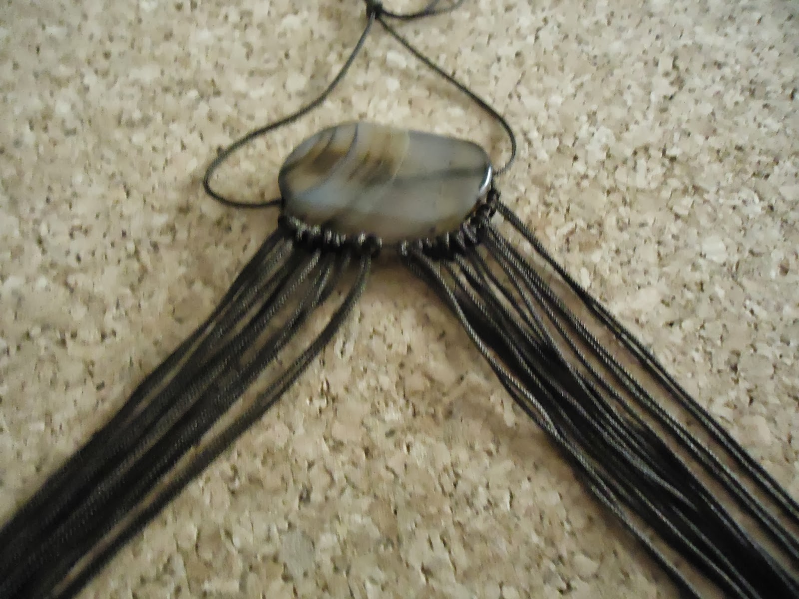 Il giardino creativo: TUTORIAL COLLANA A MACRAME'