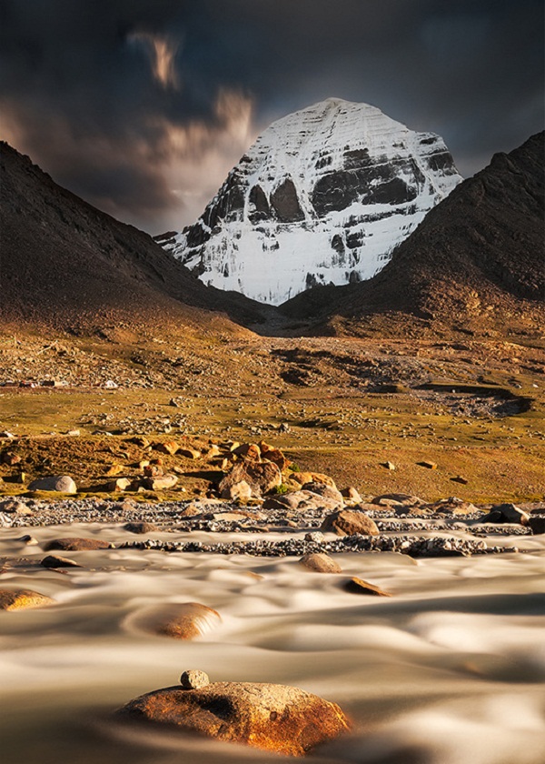 Mount Kailash & Lake Mansarovar Trekking Adventure in Tibet