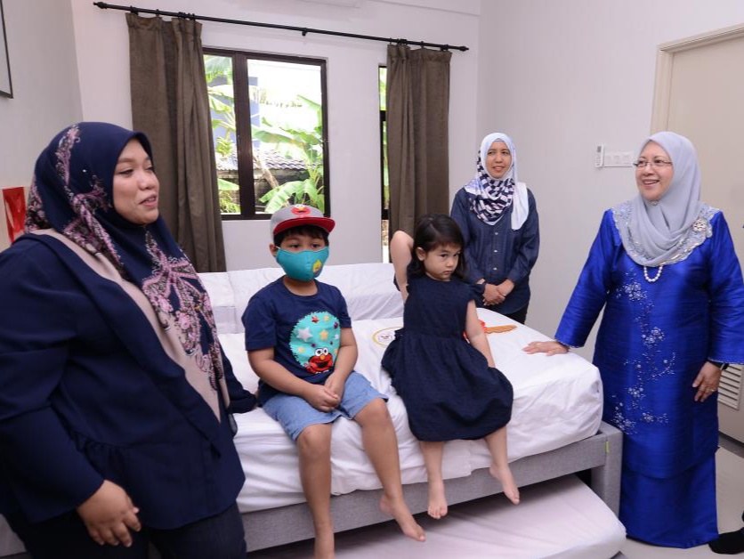 Aktiviti CSR AFY haniff Mewangikan Rumah Ronald McDonald HUSM - Ana Suhana
