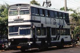 Enam Bus Unik Ini Hanya Ada di Surabaya | Dee Stories