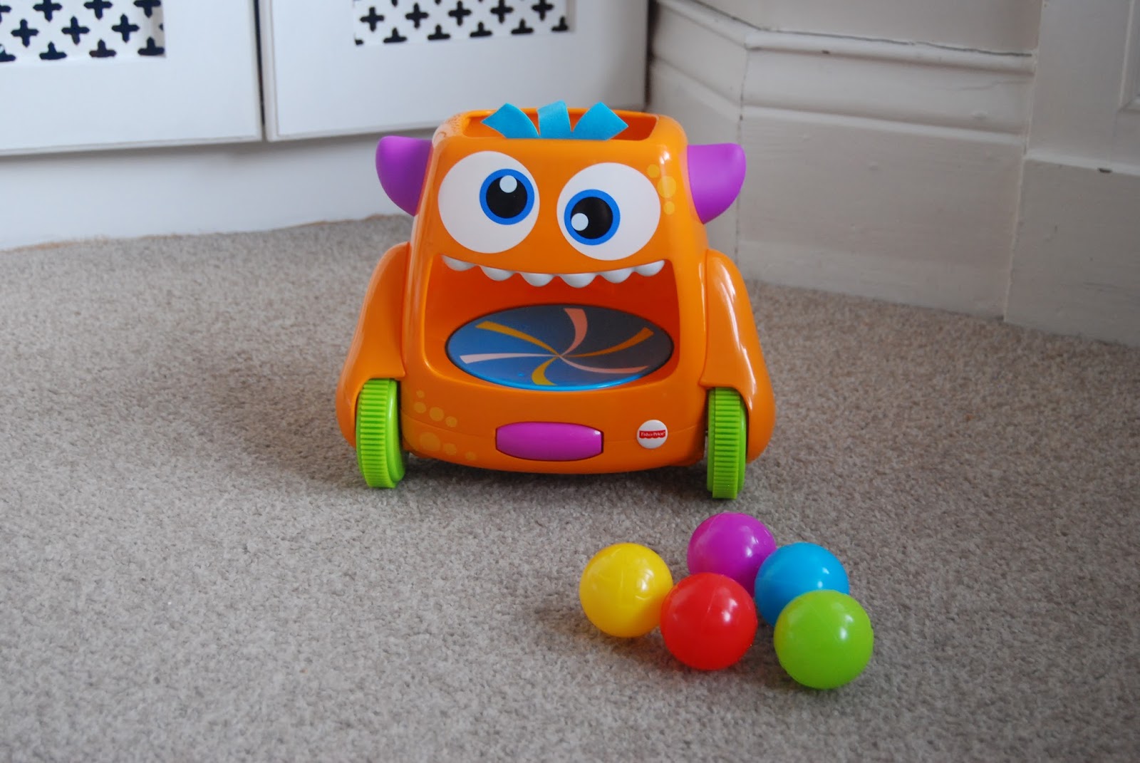 Chic Geek Diary: Fisher-Price Zoom ‘N Crawl Monster - Review