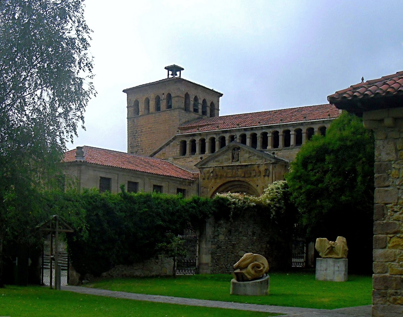 la ciudad habla: IMAGENES DE LA COLEGIATA DE SANTILLANA DEL MAR la ciudad habla: IMAGENES DE LA COLEGIATA DE SANTILLANA DEL MAR