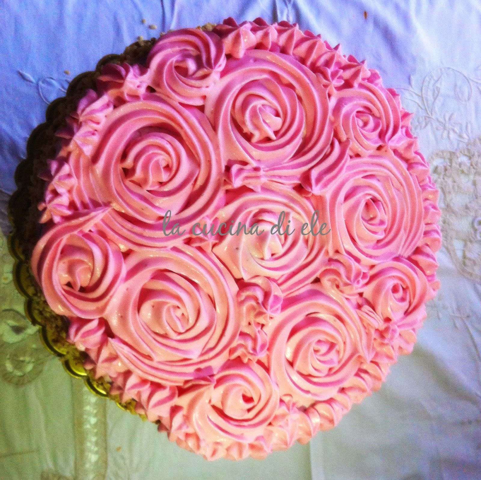 La cucina di Ele: Torta rose di panna