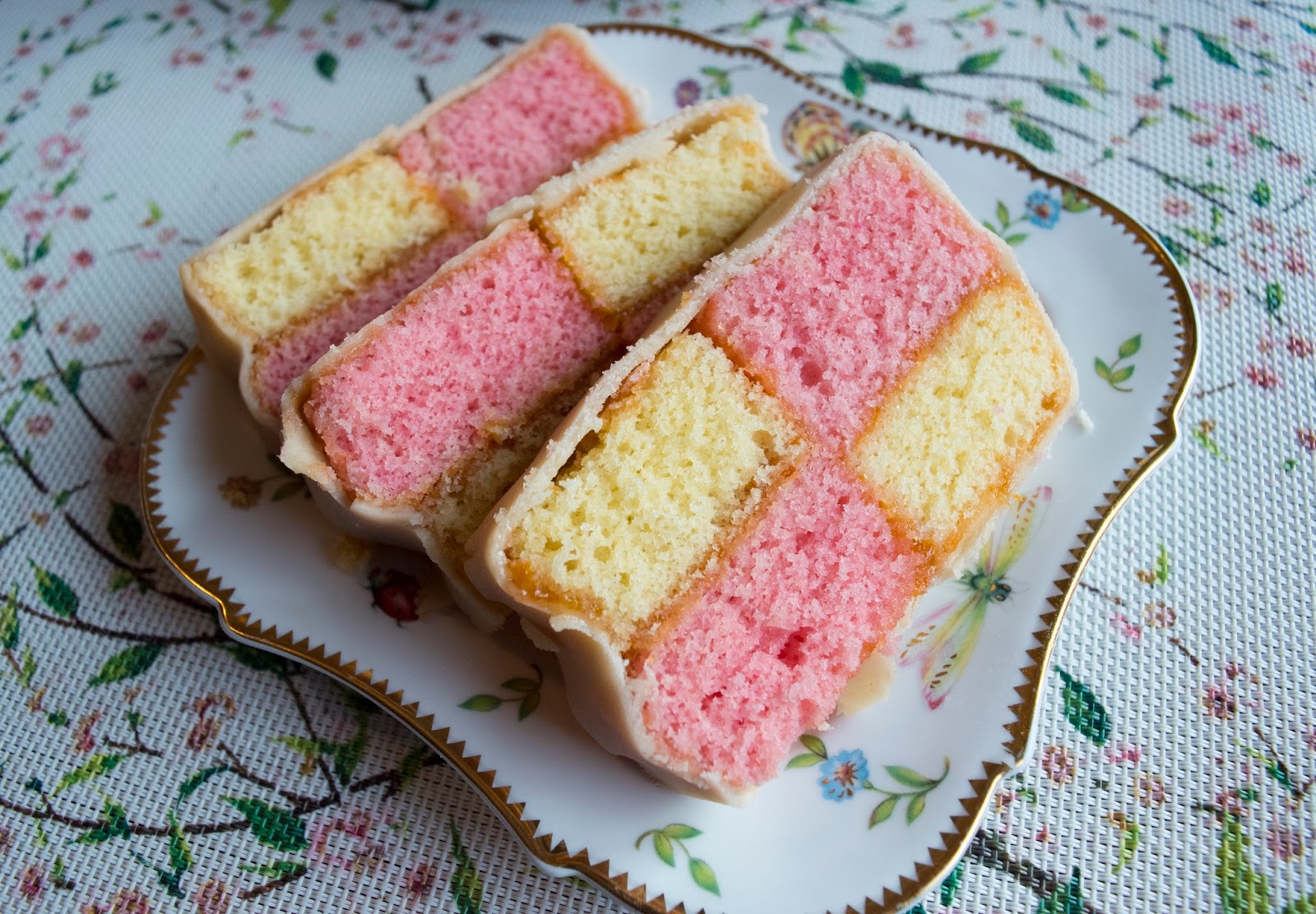 Marilyn's Royal Blog: Royal Focus: Battenberg Cake