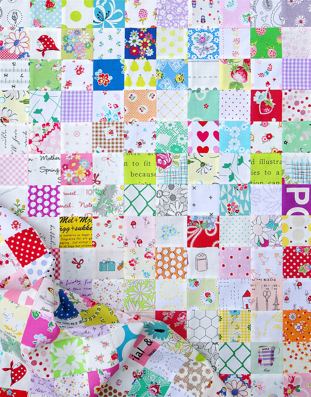 Red Pepper Quilts: A Summer's End Postage Stamp Quilt
